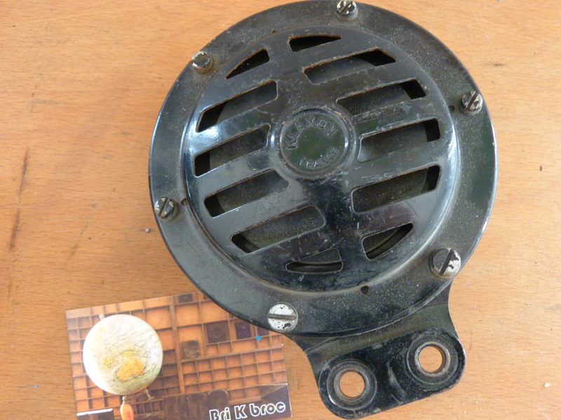 Klaxon 12 volts 2 CV - Brocante en ligne