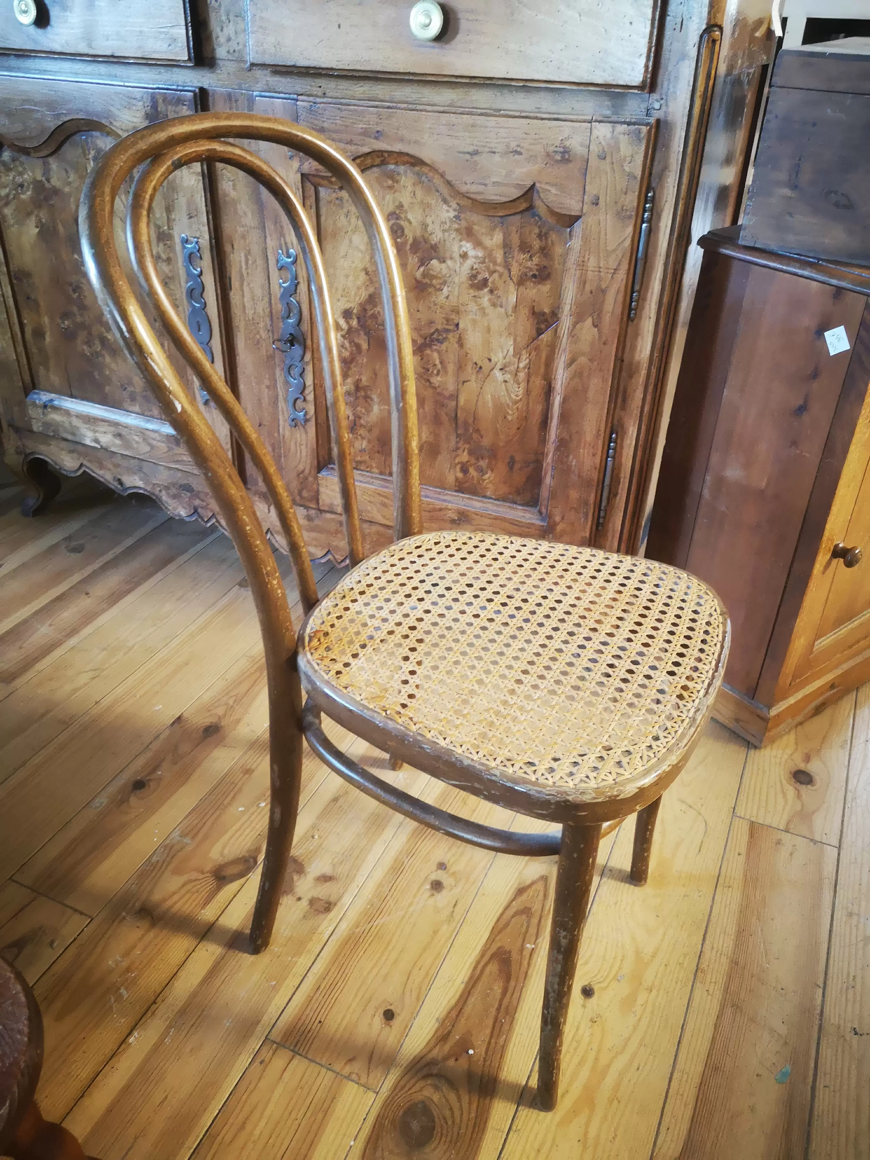 Chaise ancienne bois courbé | Brikbroc, brocante en ligne